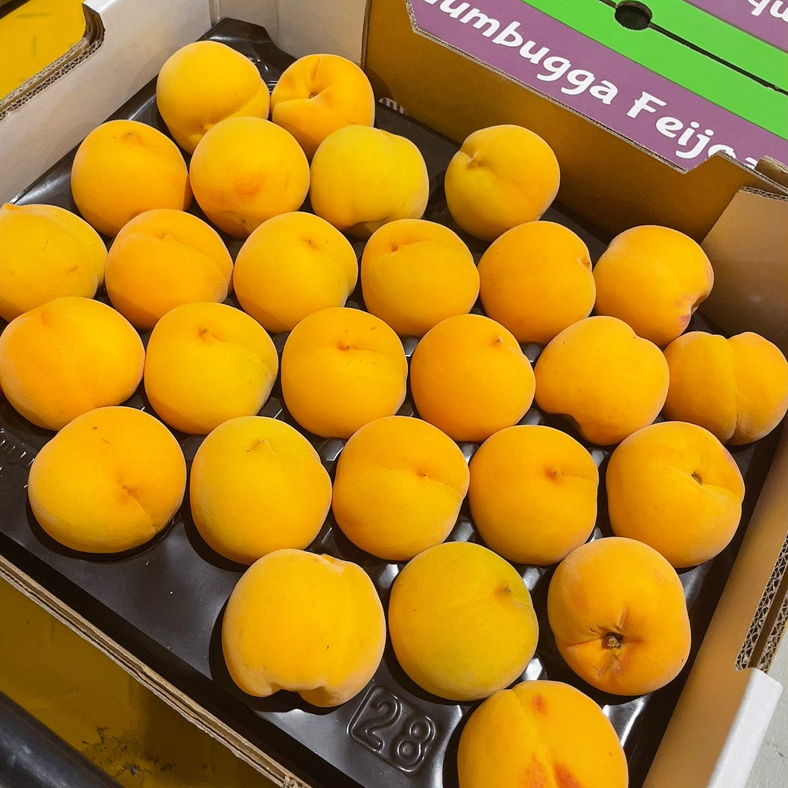 Local Sweet Soft Yellow Peaches - 6 Pieces – Umall - Australia's ...